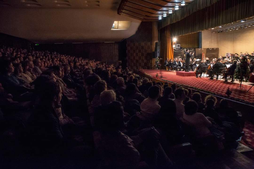 DESPRE NOI - FILARMONICA PITEȘTI